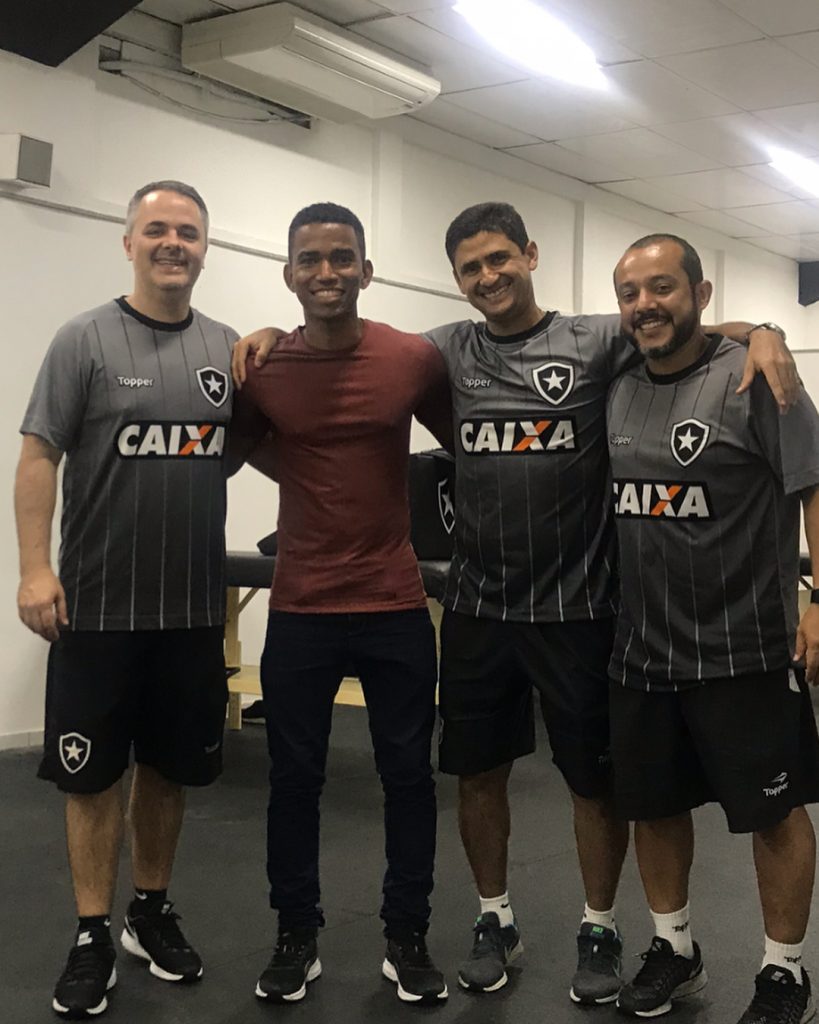 Lembra dele? Hoje na França, Cidinho lembra Botafogo: 'É minha vida ...